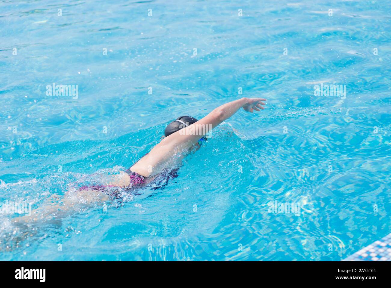 Champion female swimmer hi-res stock photography and images - Alamy