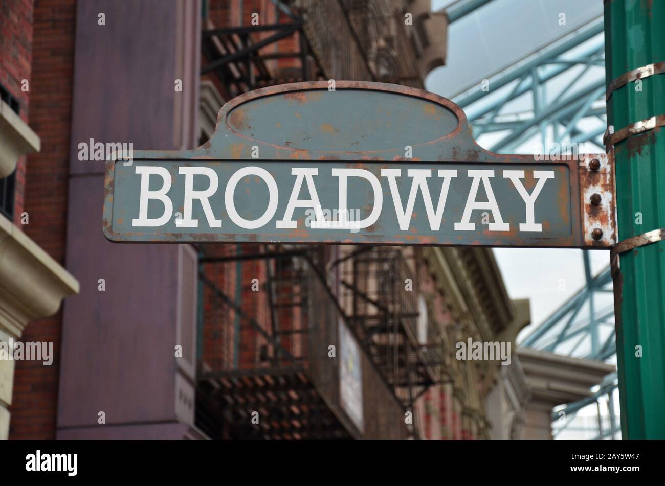 Street corner directional sign hi-res stock photography and images - Alamy