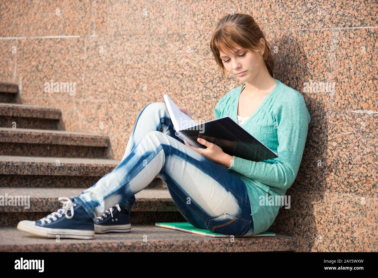 Girl note hi-res stock photography and images - Alamy