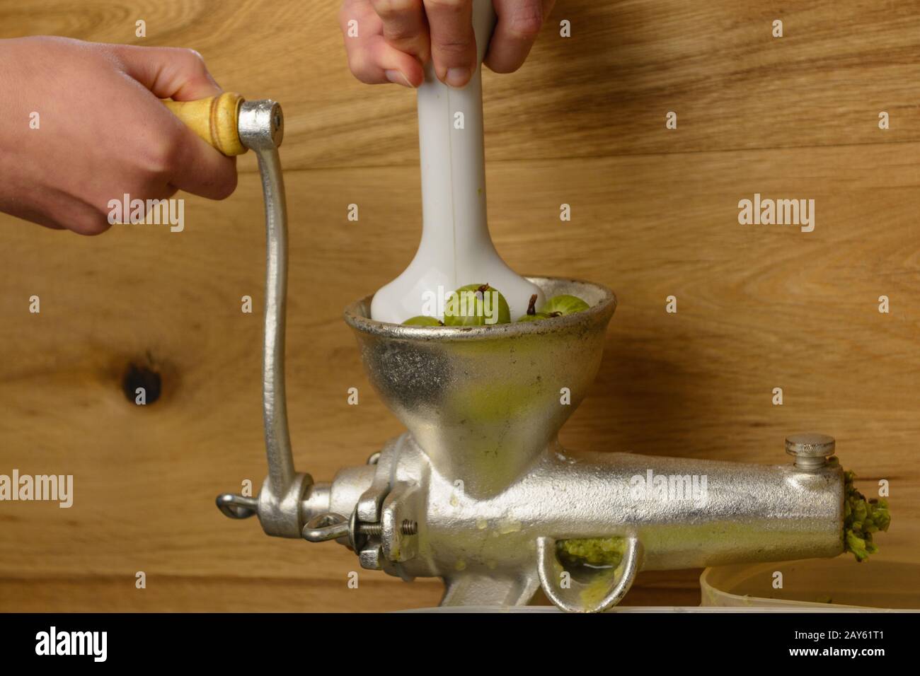 Fruit press hi-res stock photography and images - Alamy