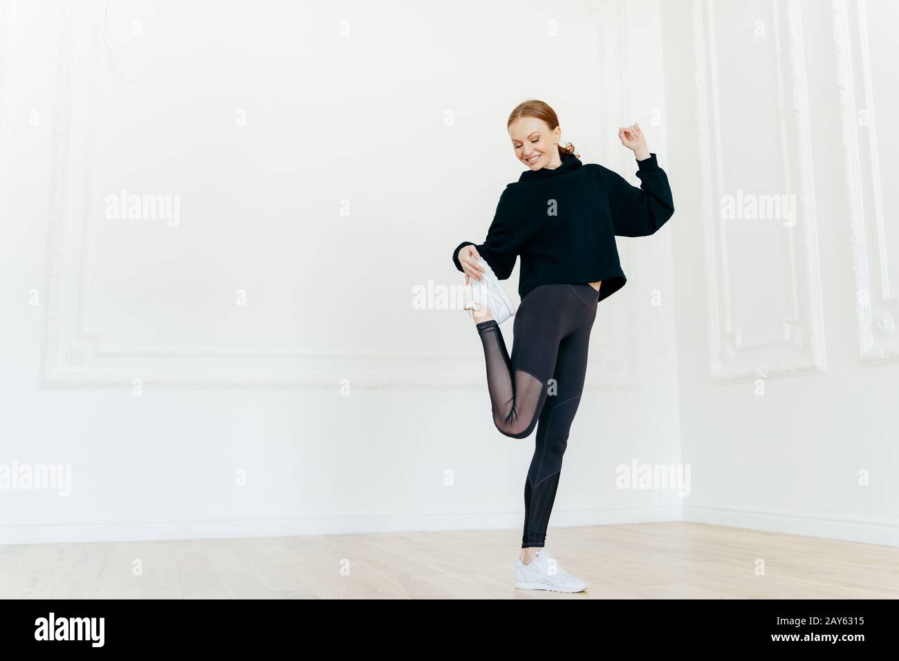 Slender human body hi-res stock photography and images - Alamy