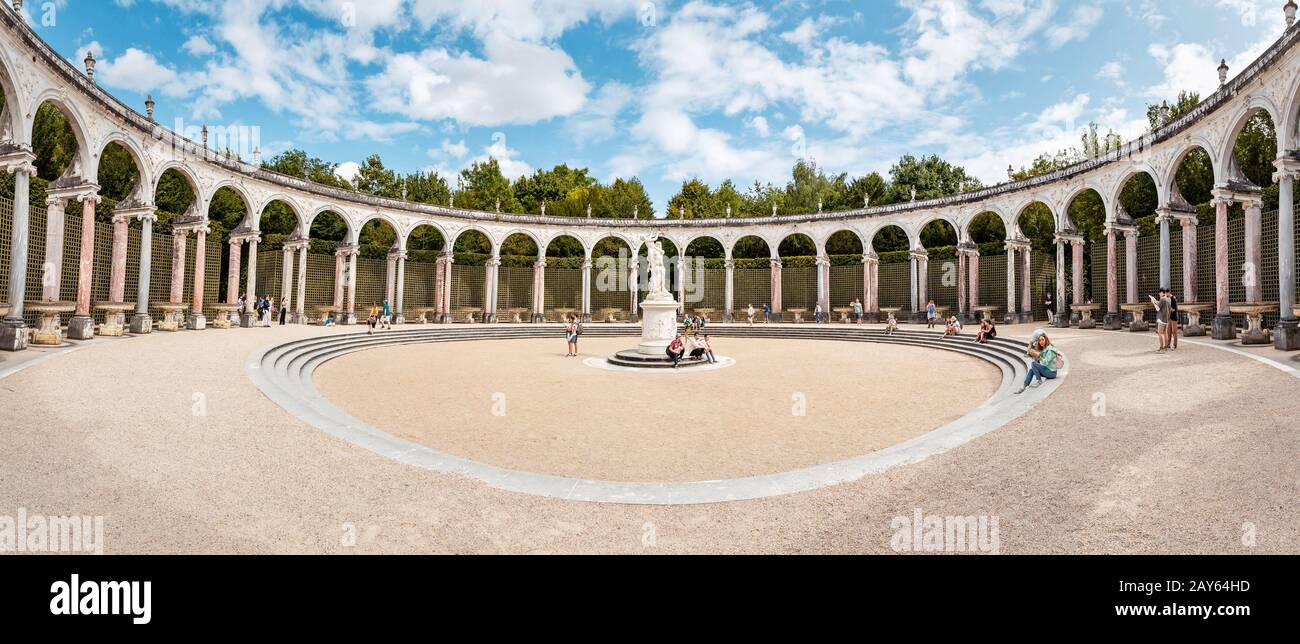 The colonnade bosquet hi-res stock photography and images - Alamy