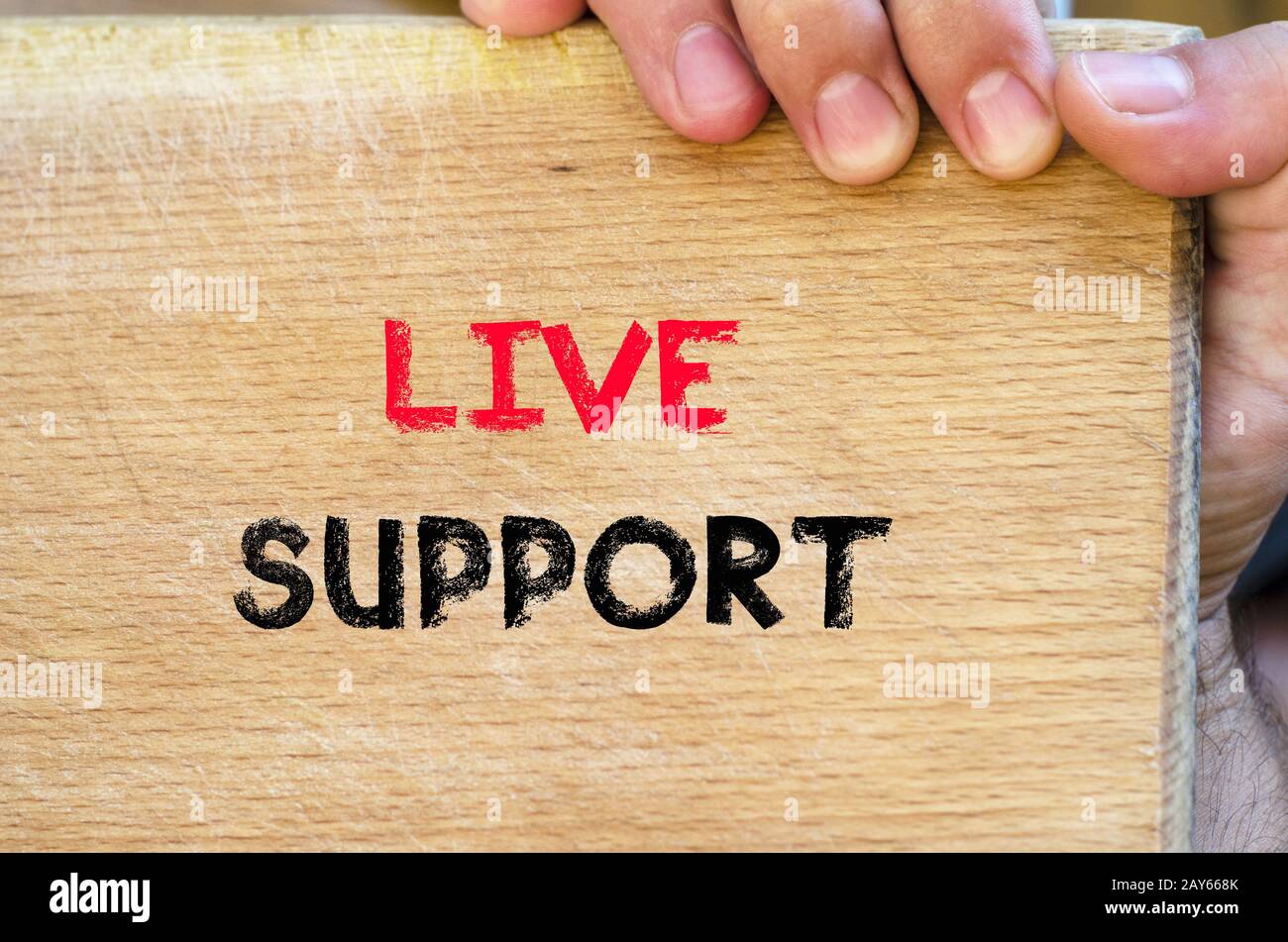 Live support text concept Stock Photo - Alamy
