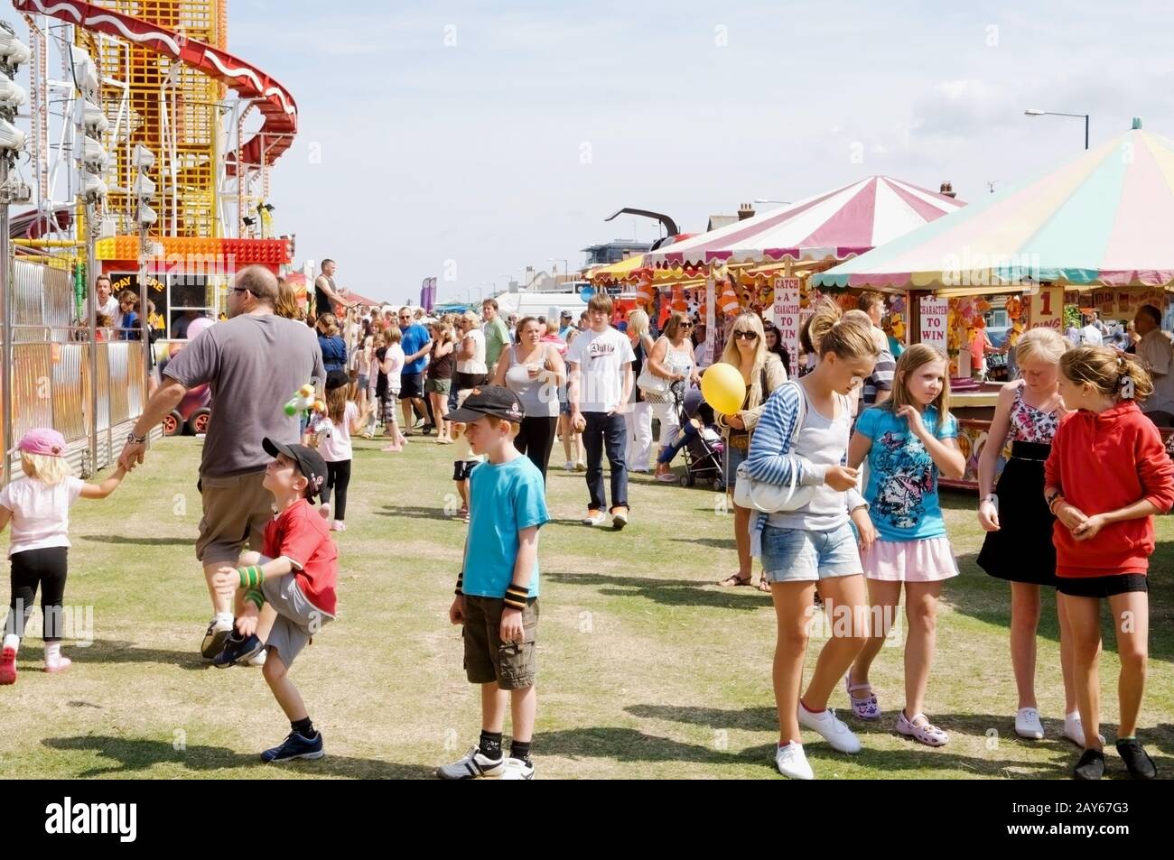 Family fairground hi-res stock photography and images - Alamy