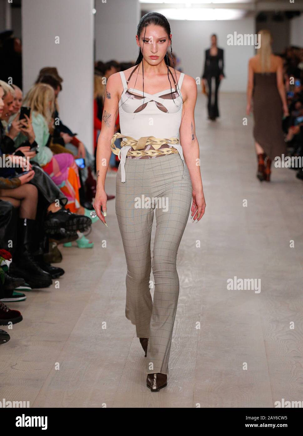 Charlotte knowles catwalk hi-res stock photography and images - Alamy