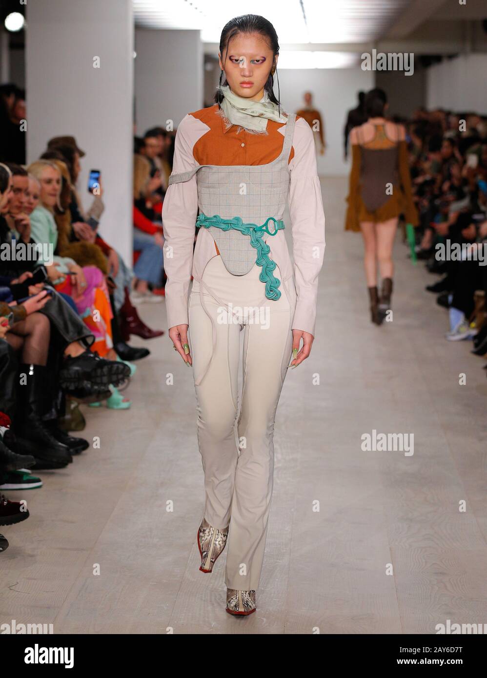 Charlotte knowles catwalk hi-res stock photography and images - Alamy