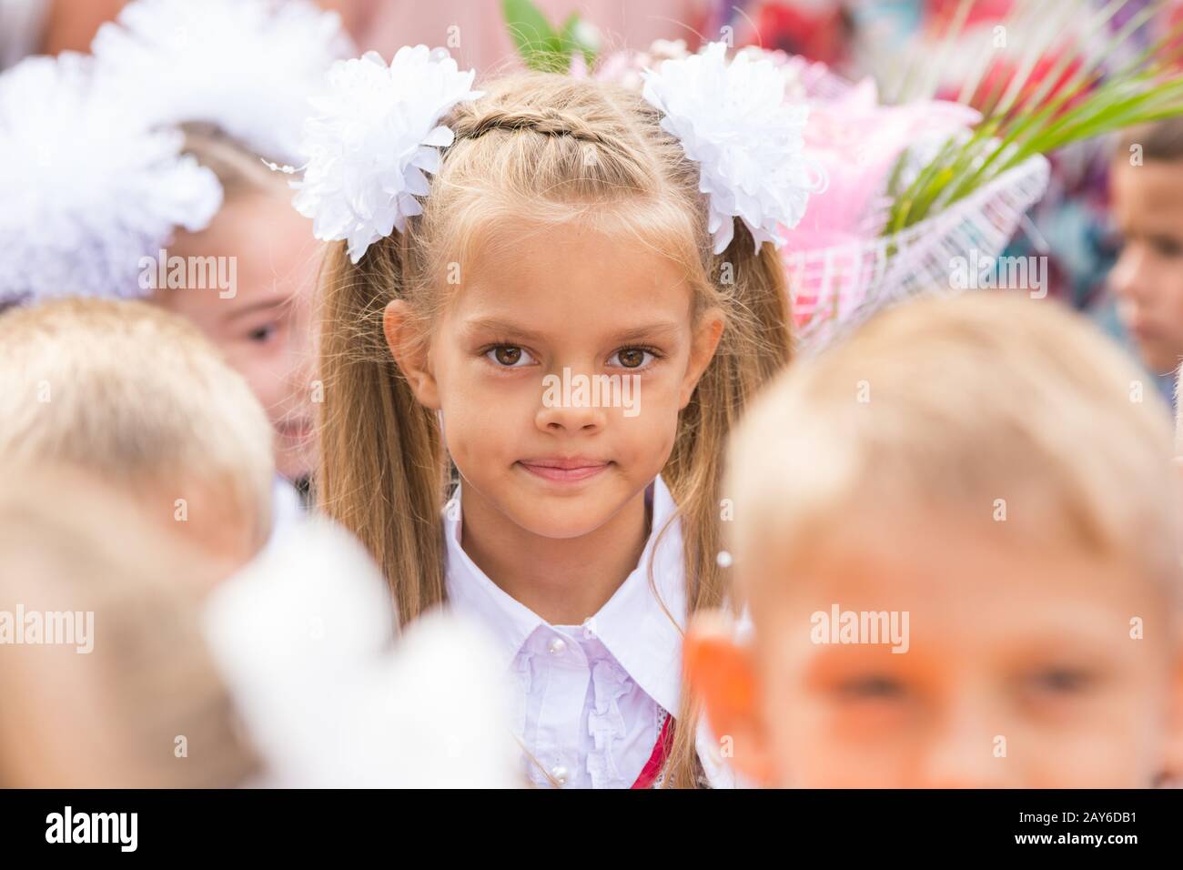 Crowd of children hi-res stock photography and images - Alamy
