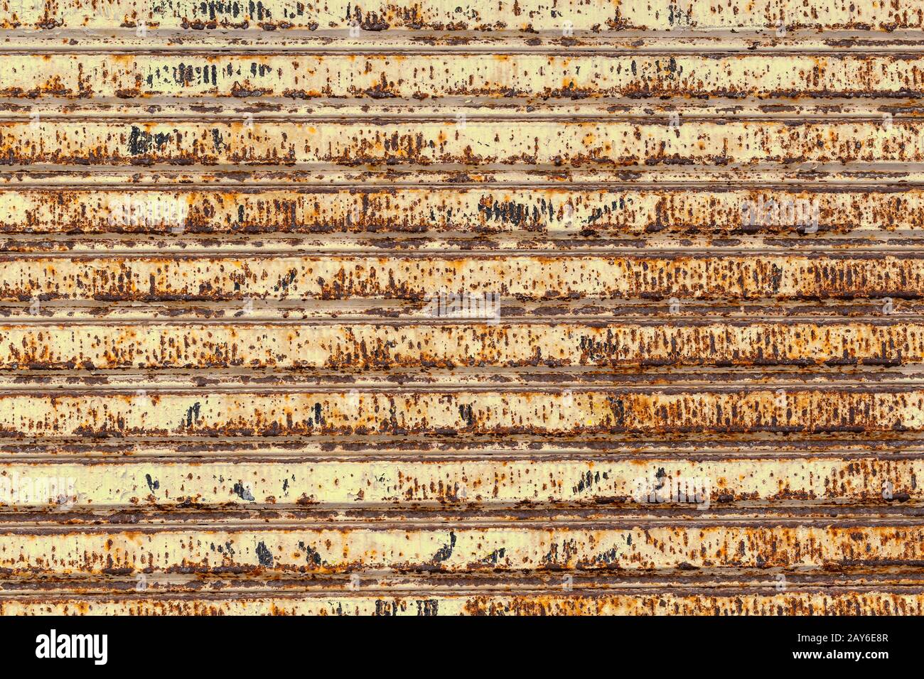 Horizontal blinds hi-res stock photography and images - Alamy
