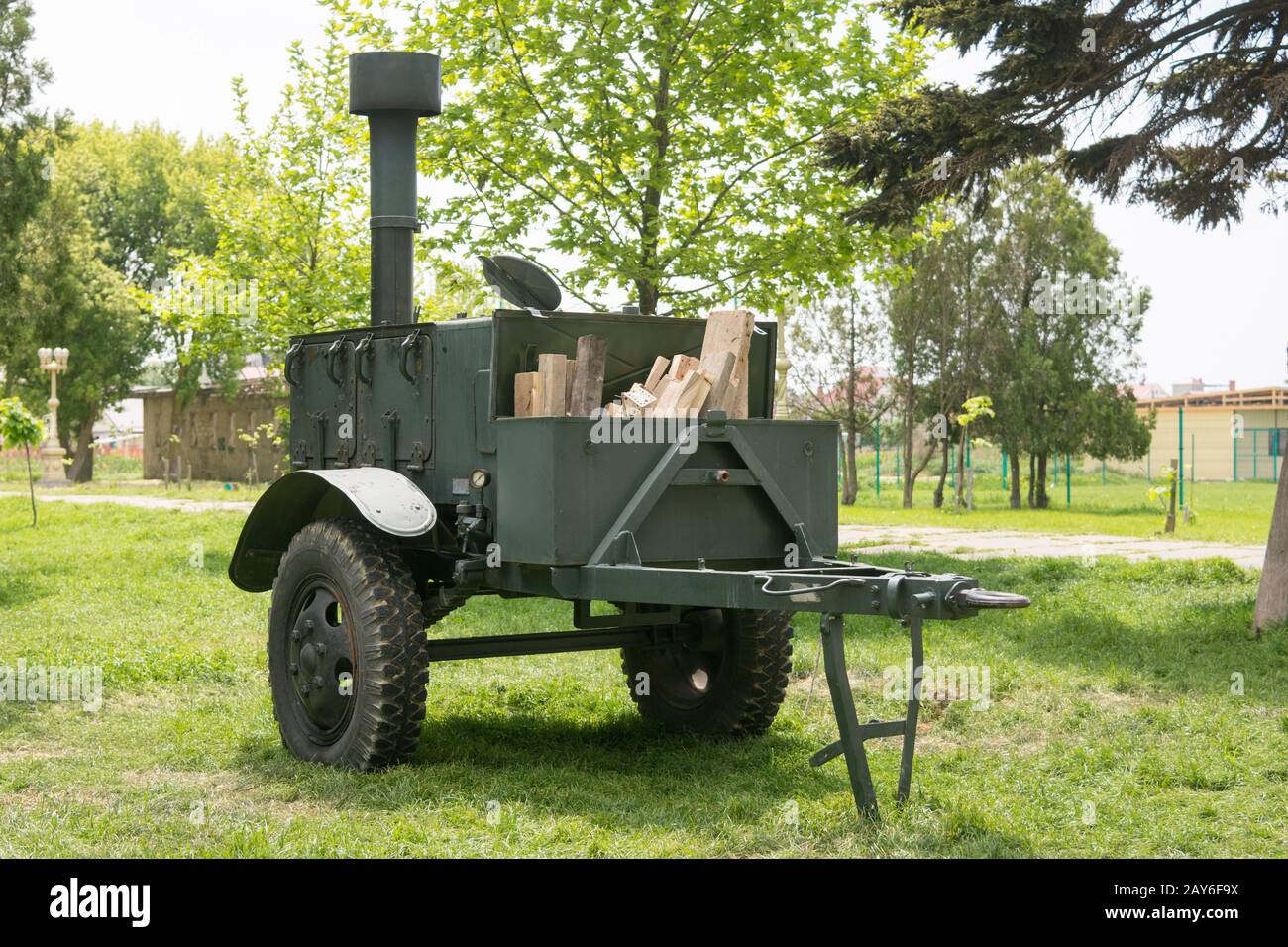 Army field kitchen hi-res stock photography and images - Alamy
