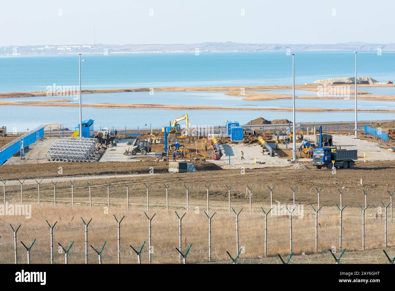 Kerch strait bridge construction hi-res stock photography and images ...