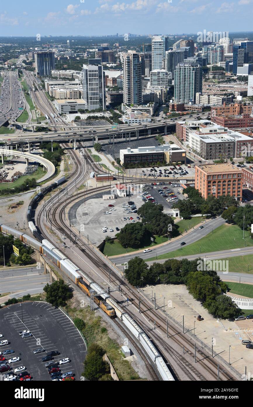 Reunion tower dallas deck hi-res stock photography and images - Alamy
