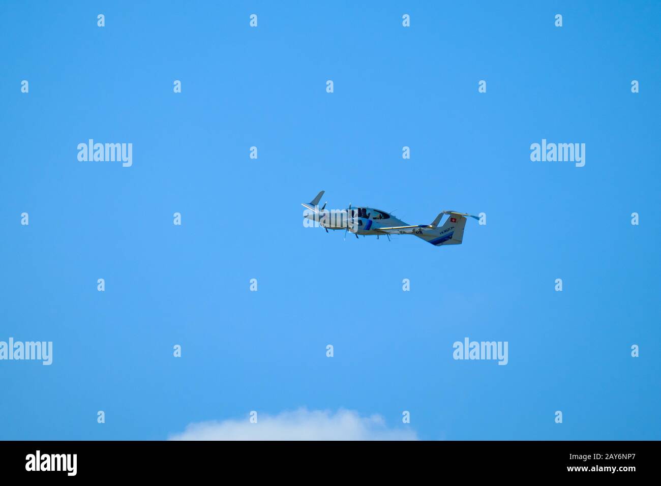 Modern jet plane flying hi-res stock photography and images - Alamy