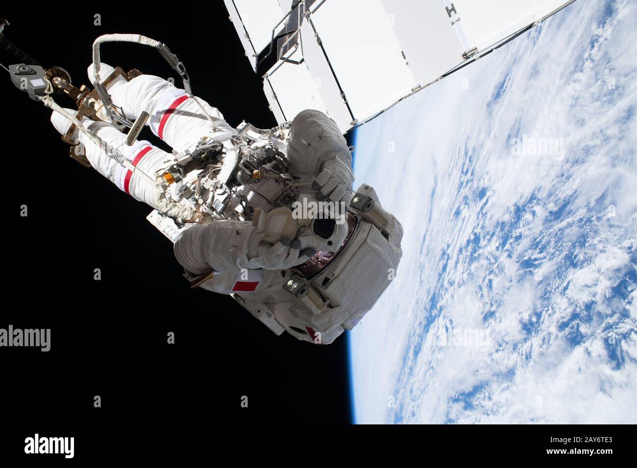 Astronaut space walk earth hi-res stock photography and images - Alamy