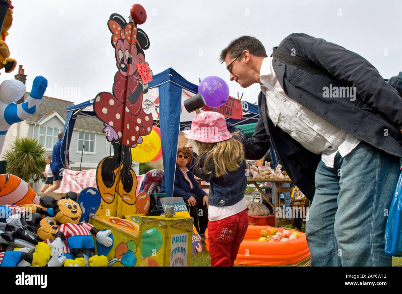 Test of strength fair hi-res stock photography and images - Alamy