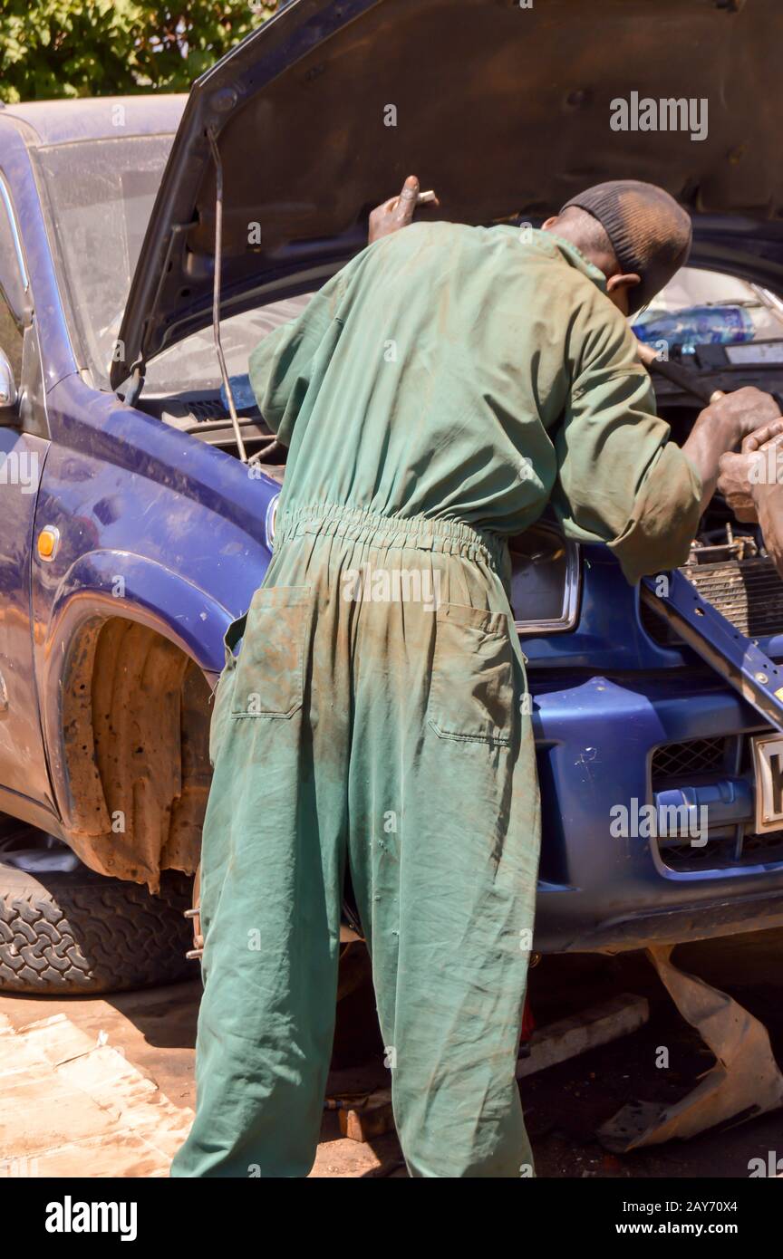Mechanic car in full working Stock Photo - Alamy