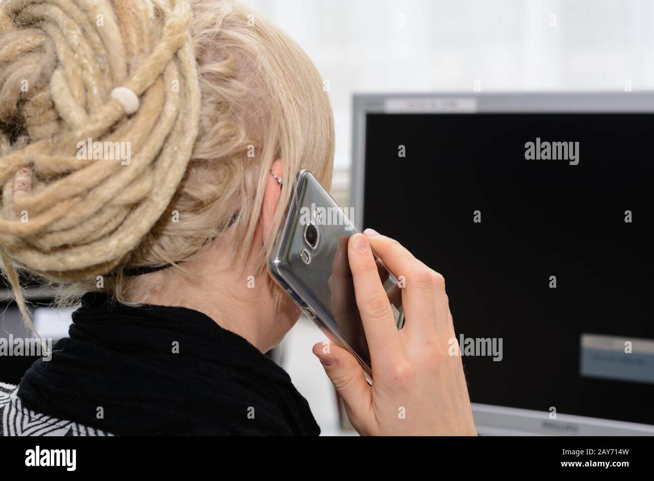 Office clerk hi-res stock photography and images - Alamy