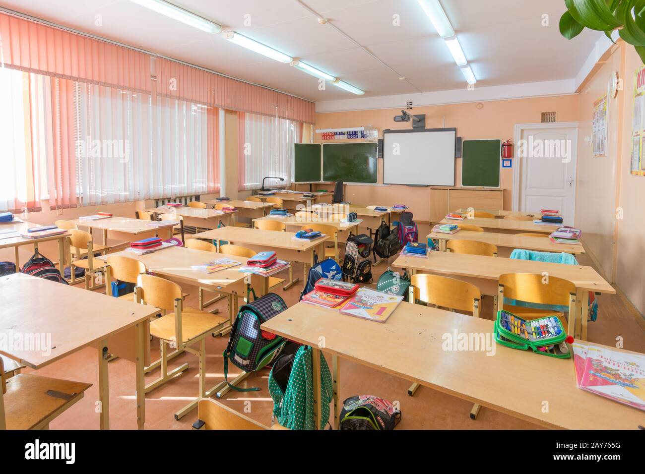 Lesson primary school class hi-res stock photography and images - Alamy