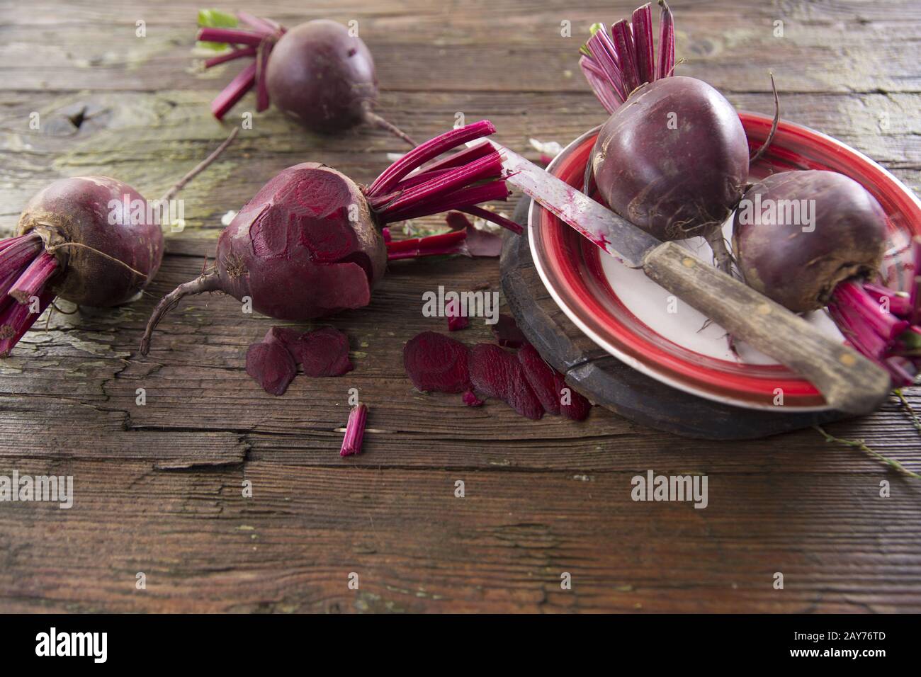 Peel the beetroot Stock Photo - Alamy
