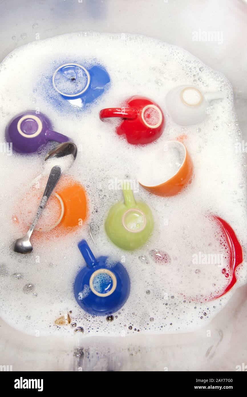 Washing cups hi-res stock photography and images - Alamy