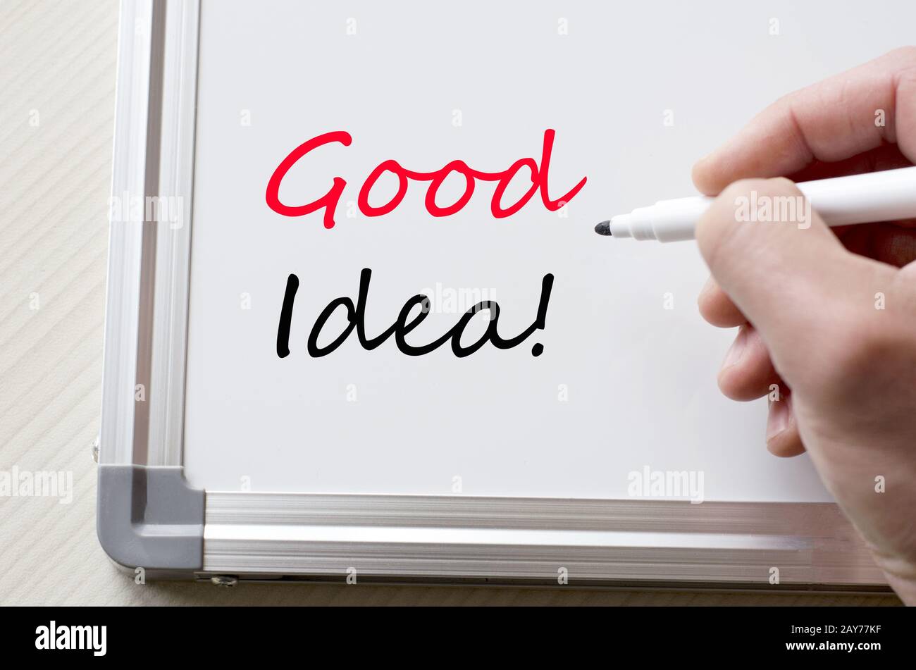 Good idea written on whiteboard Stock Photo - Alamy