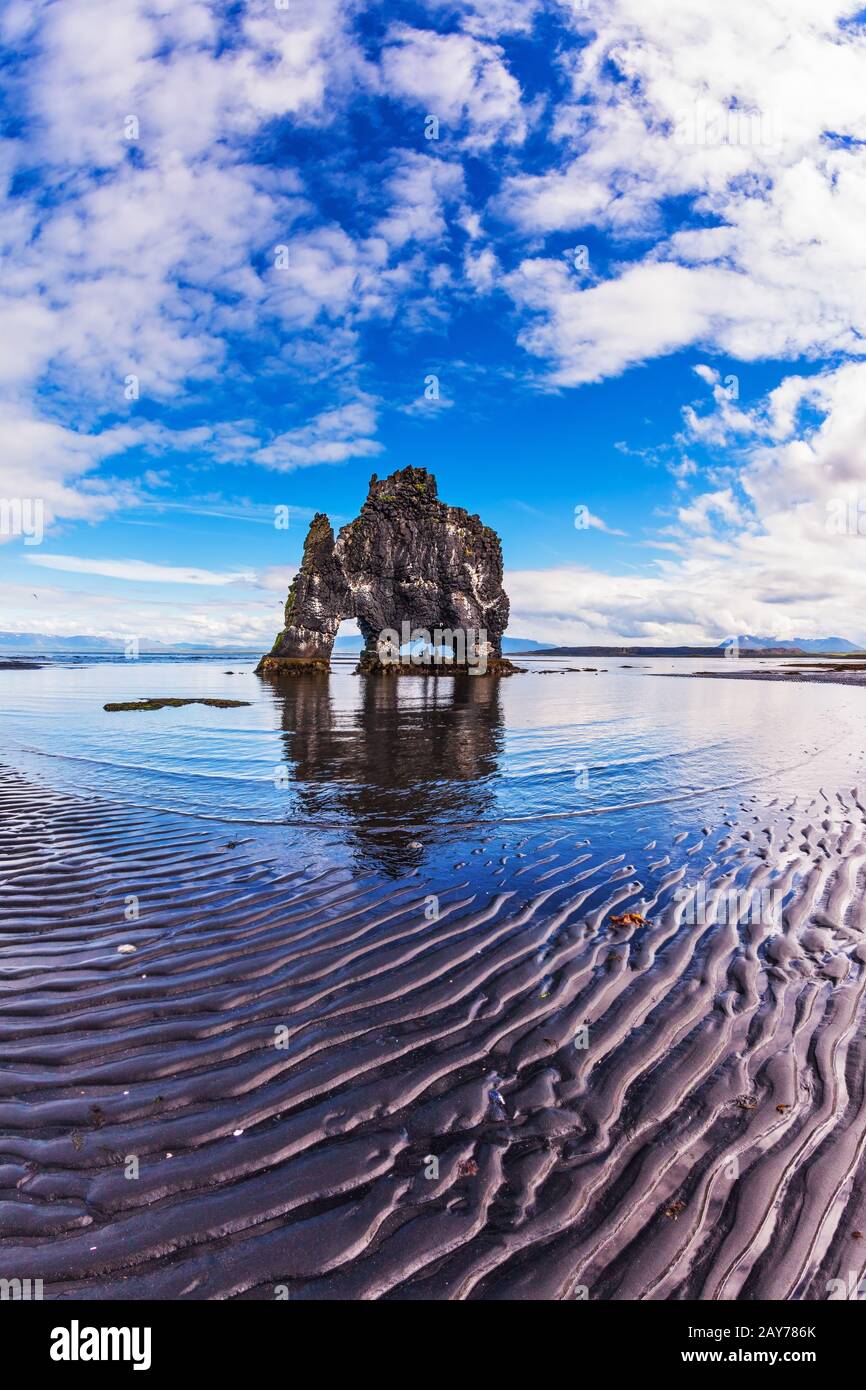 Low cliff hi-res stock photography and images - Alamy