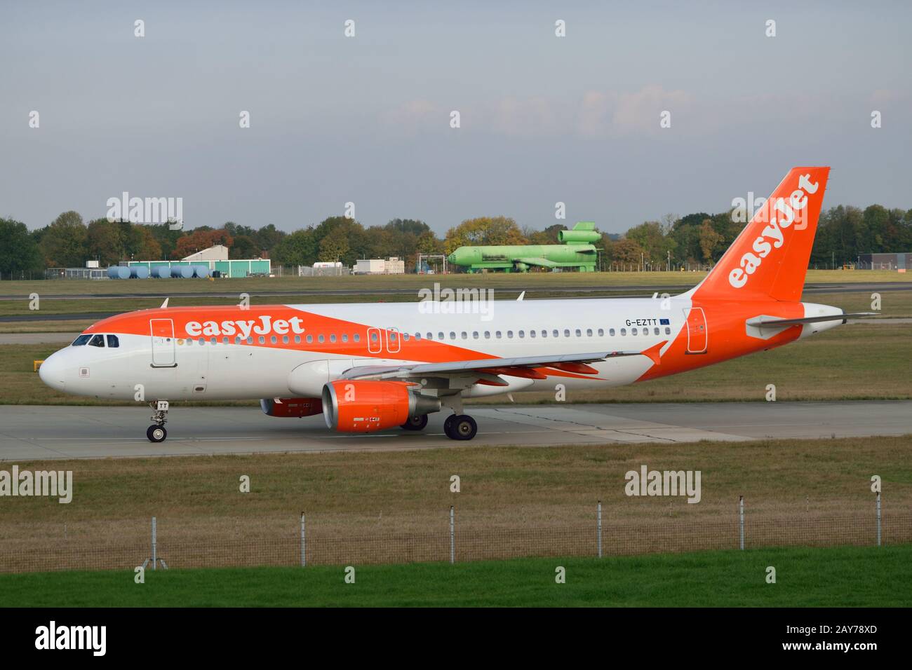 Jet2 plane hi-res stock photography and images - Alamy