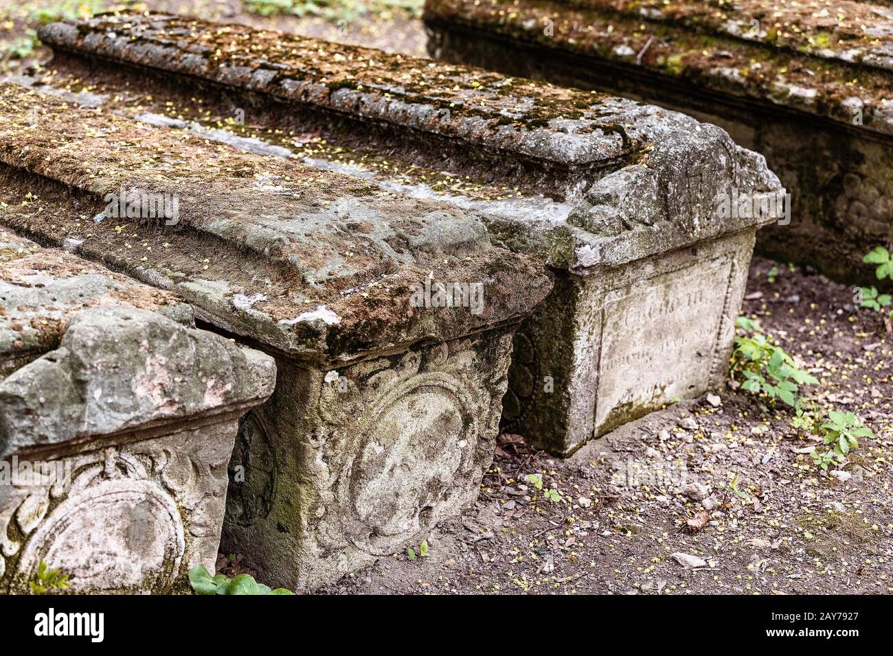 tombstone and sarcophagus of the ancient times Stock Photo - Alamy