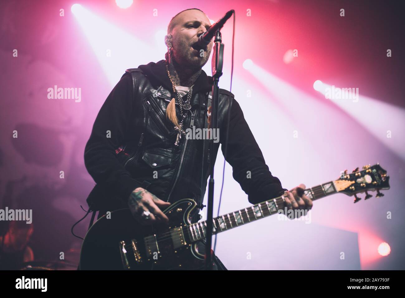 Nicke Borg singer/ guitarist from backyard babies live at o2 ritz ...