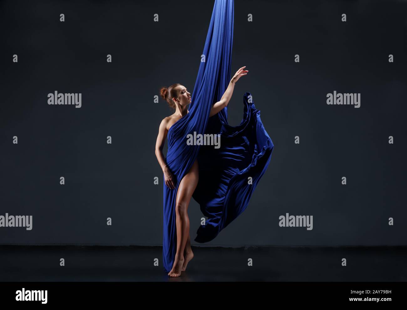 Aerial silks hi-res stock photography and images - Alamy