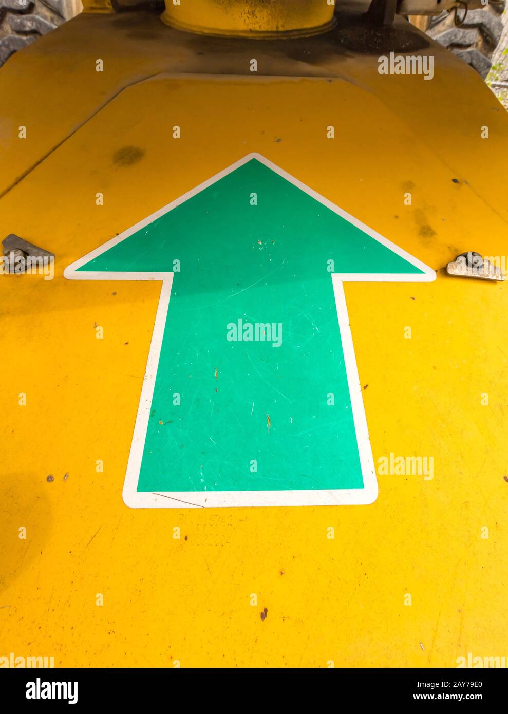 Pointing arrow hi-res stock photography and images - Alamy