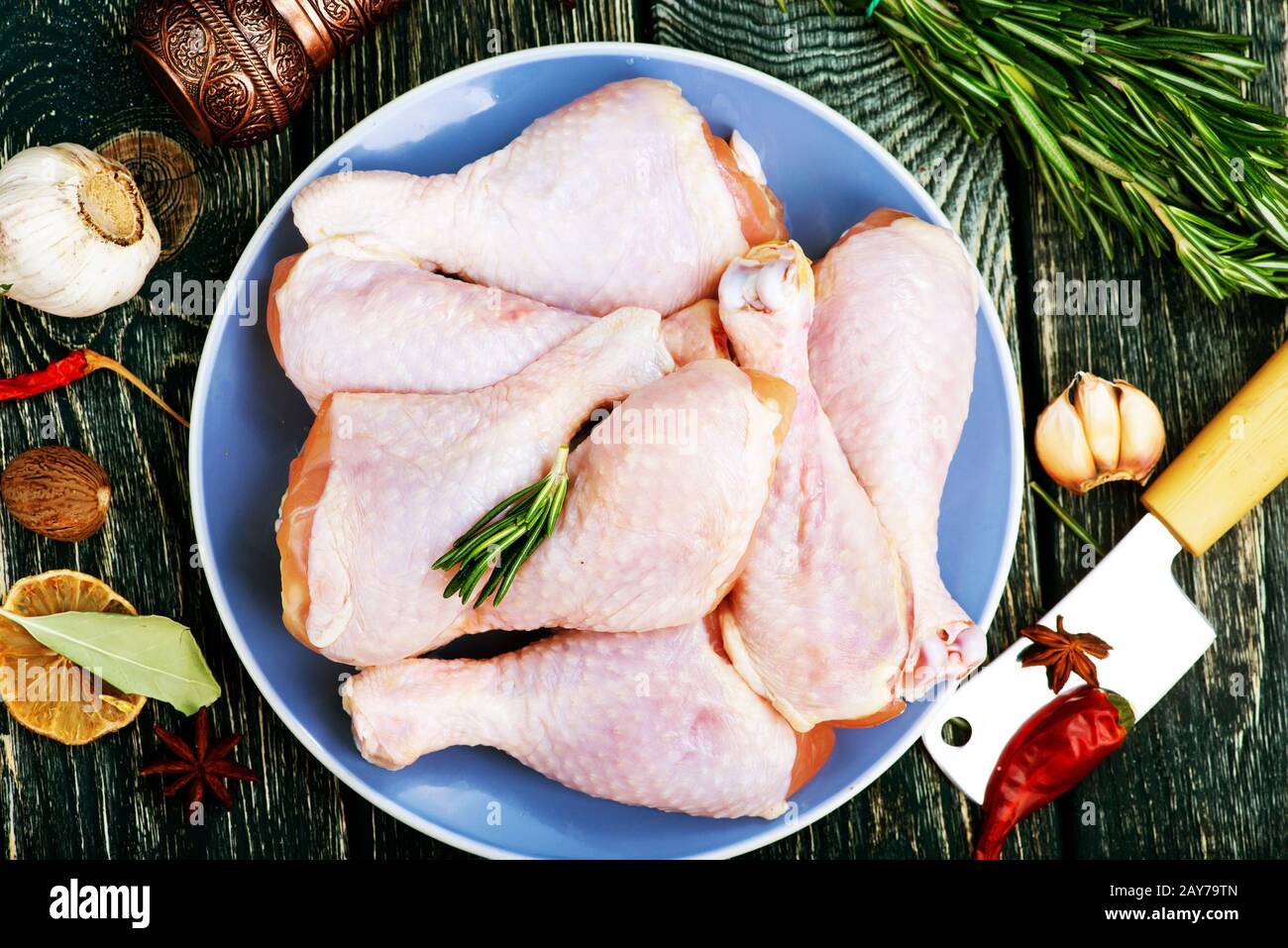 Five chicken legs hi-res stock photography and images - Alamy