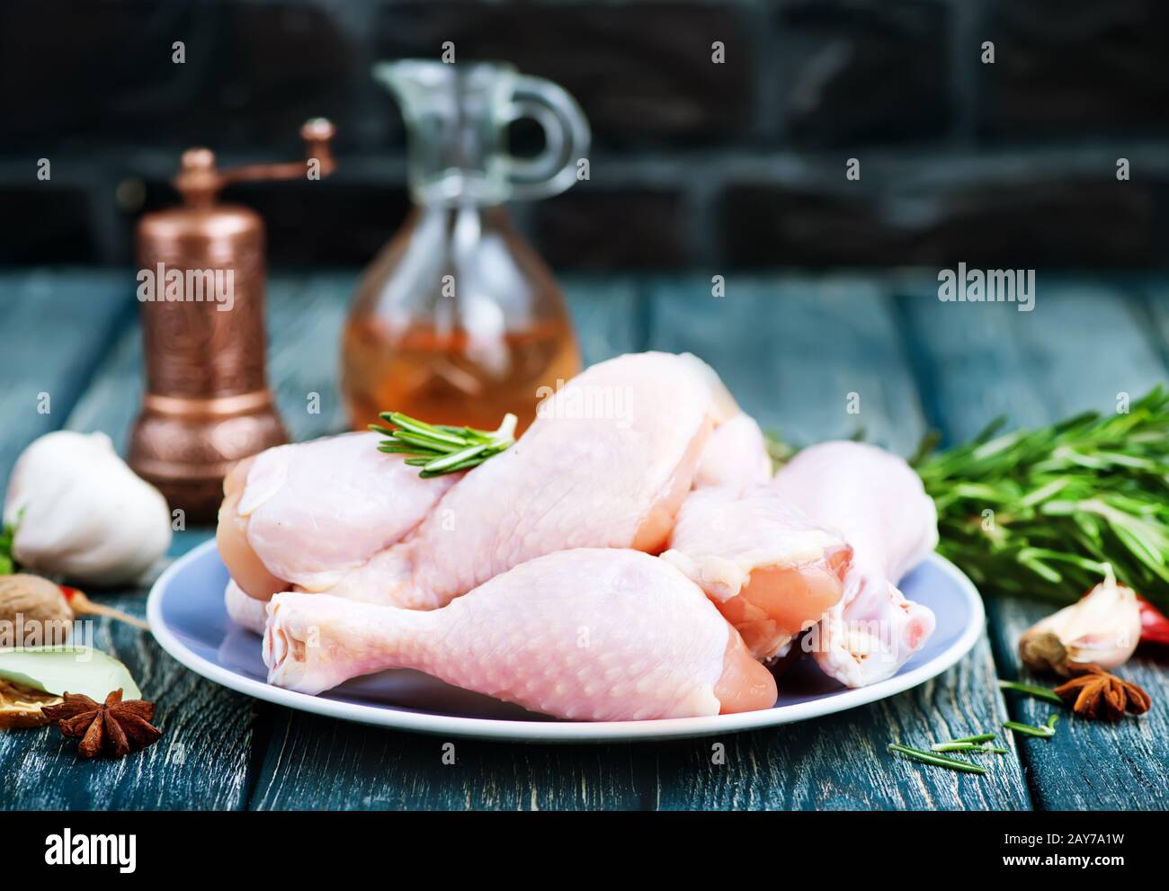 Five chicken legs hi-res stock photography and images - Alamy