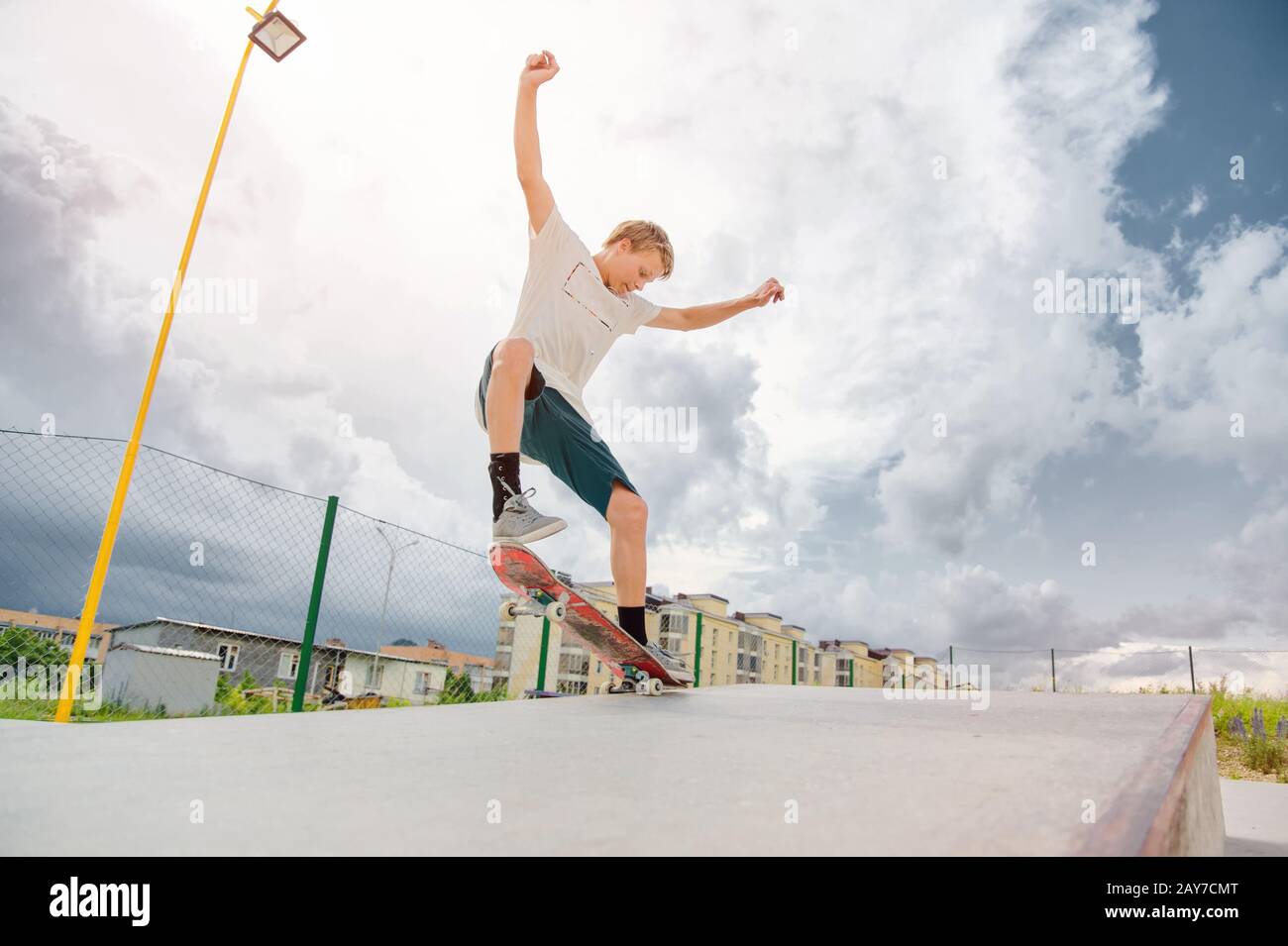 Balance skateboarding hi-res stock photography and images - Alamy