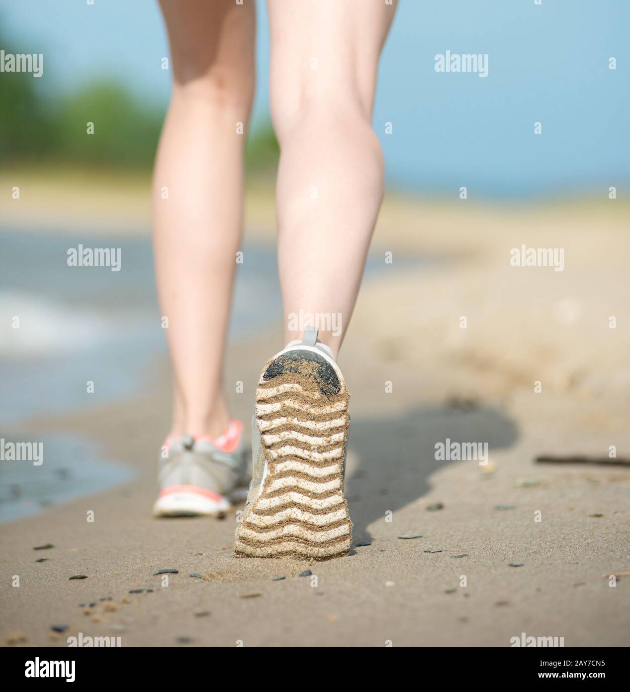 Female footprints hi-res stock photography and images - Alamy