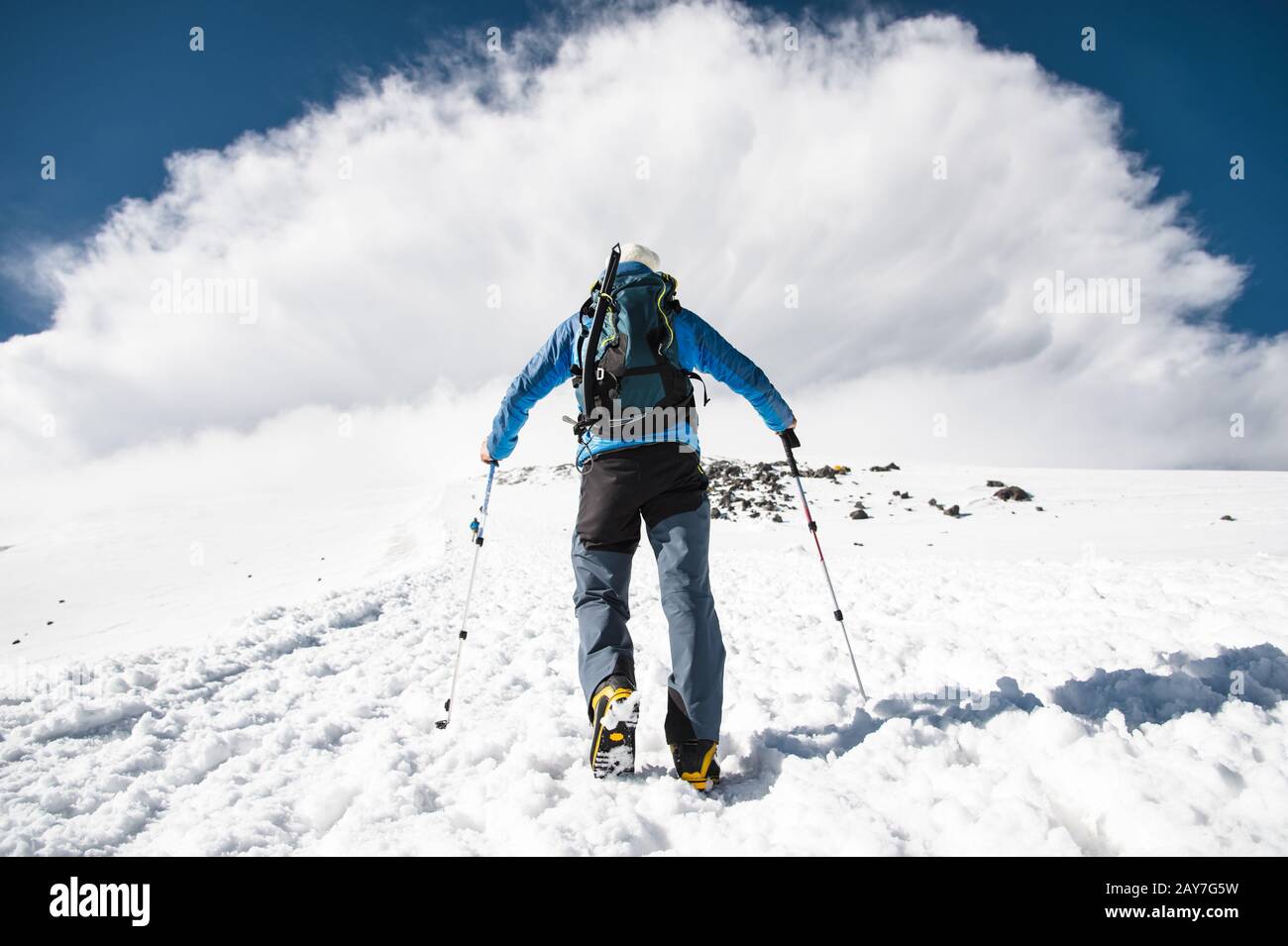 Meet the snow and the rest hi-res stock photography and images - Alamy