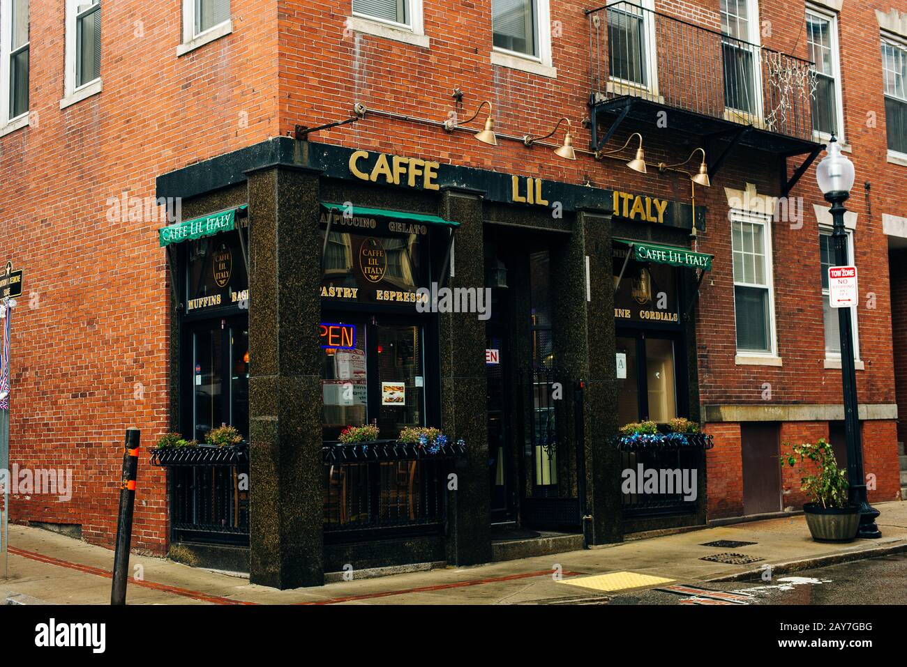 Vintage boston neighborhood hi-res stock photography and images - Alamy