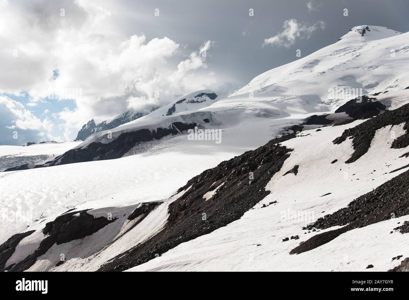 Mountain overhang hi-res stock photography and images - Alamy