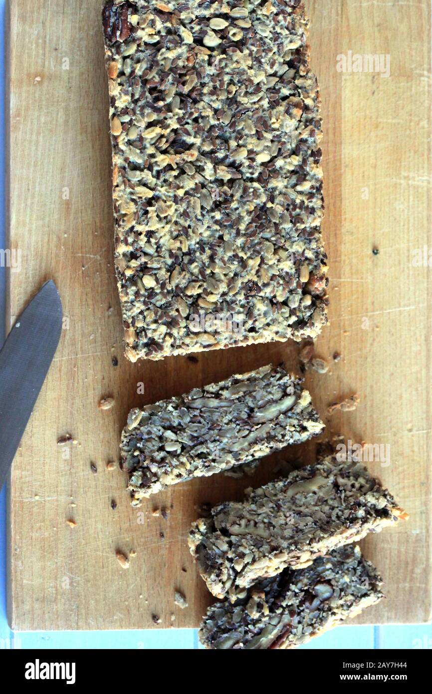 Delicate and crunchy bread. Homemade bread without flour. Gluten-free ...