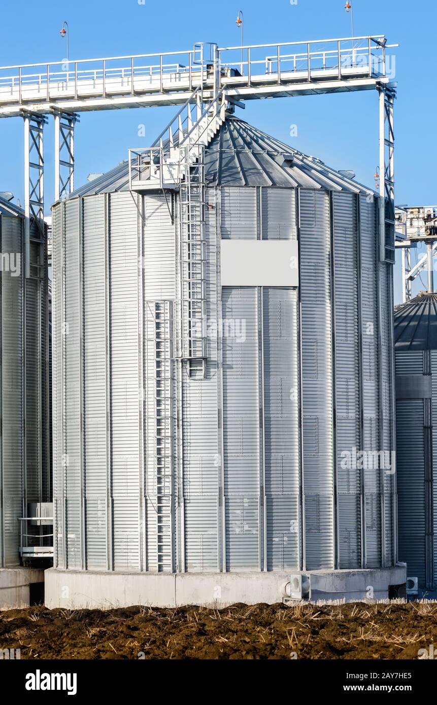 Grain silo complex hi-res stock photography and images - Alamy
