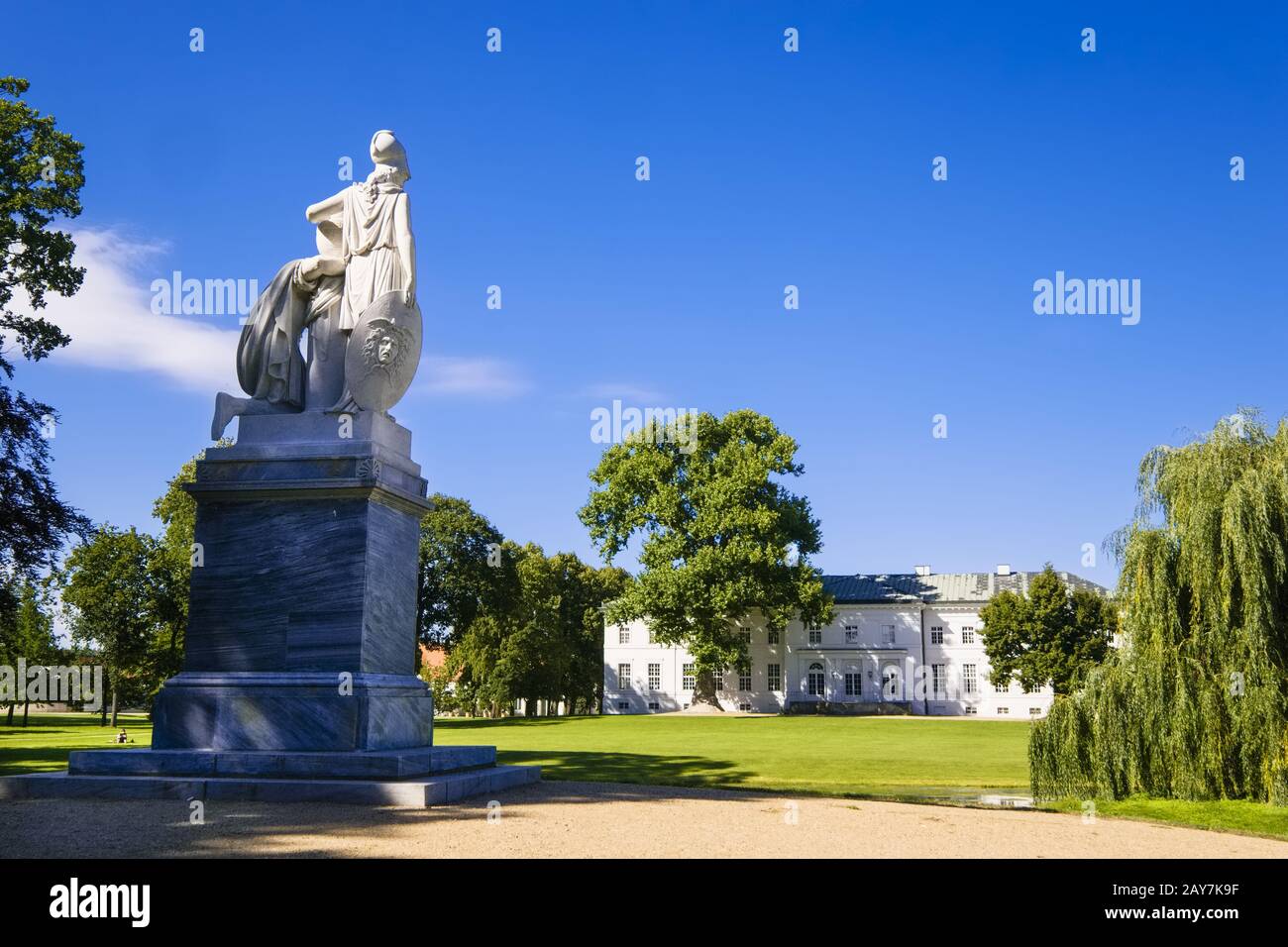 Frederick ii castle hi-res stock photography and images - Alamy