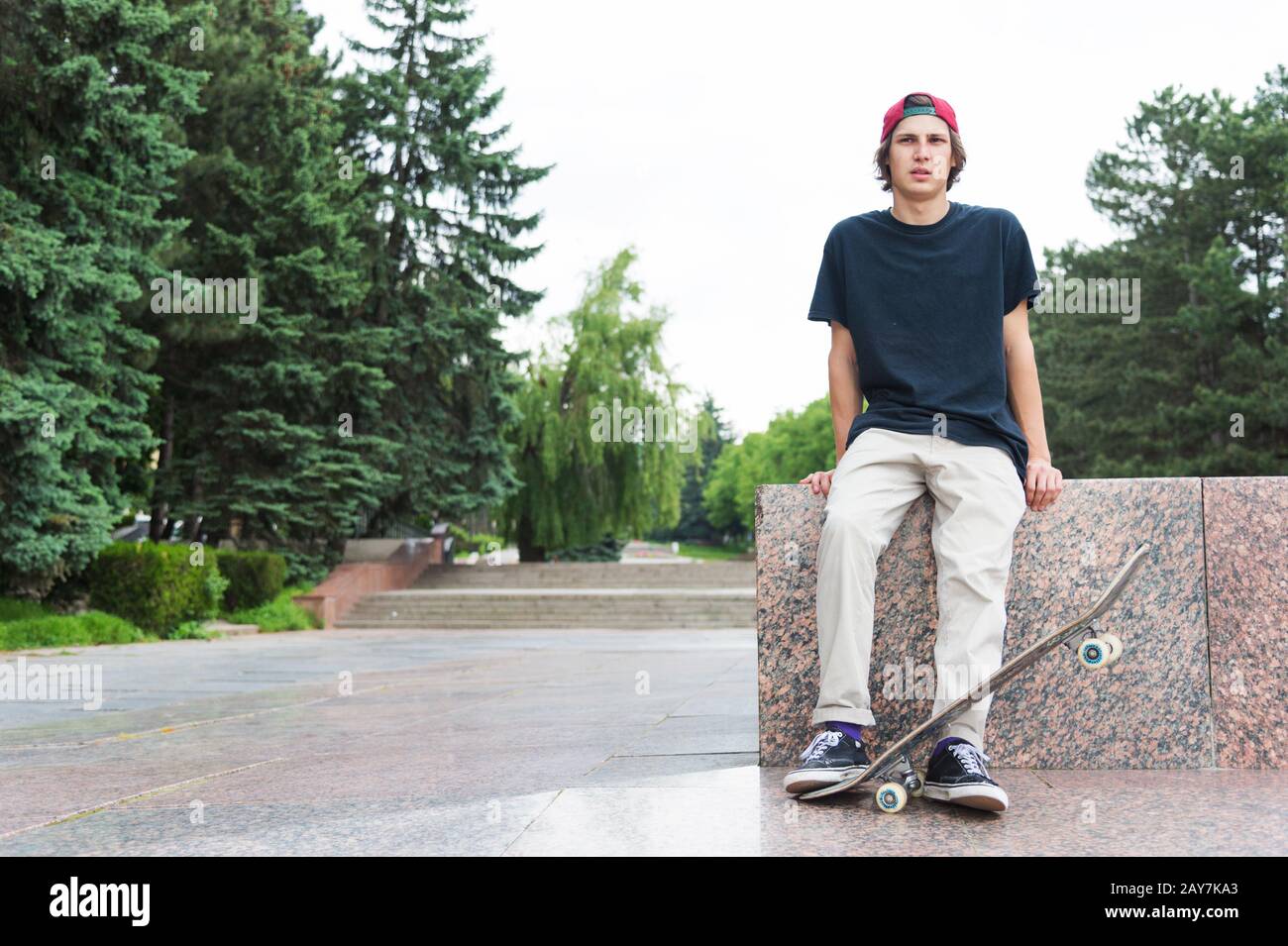 Back of skater hi-res stock photography and images - Alamy