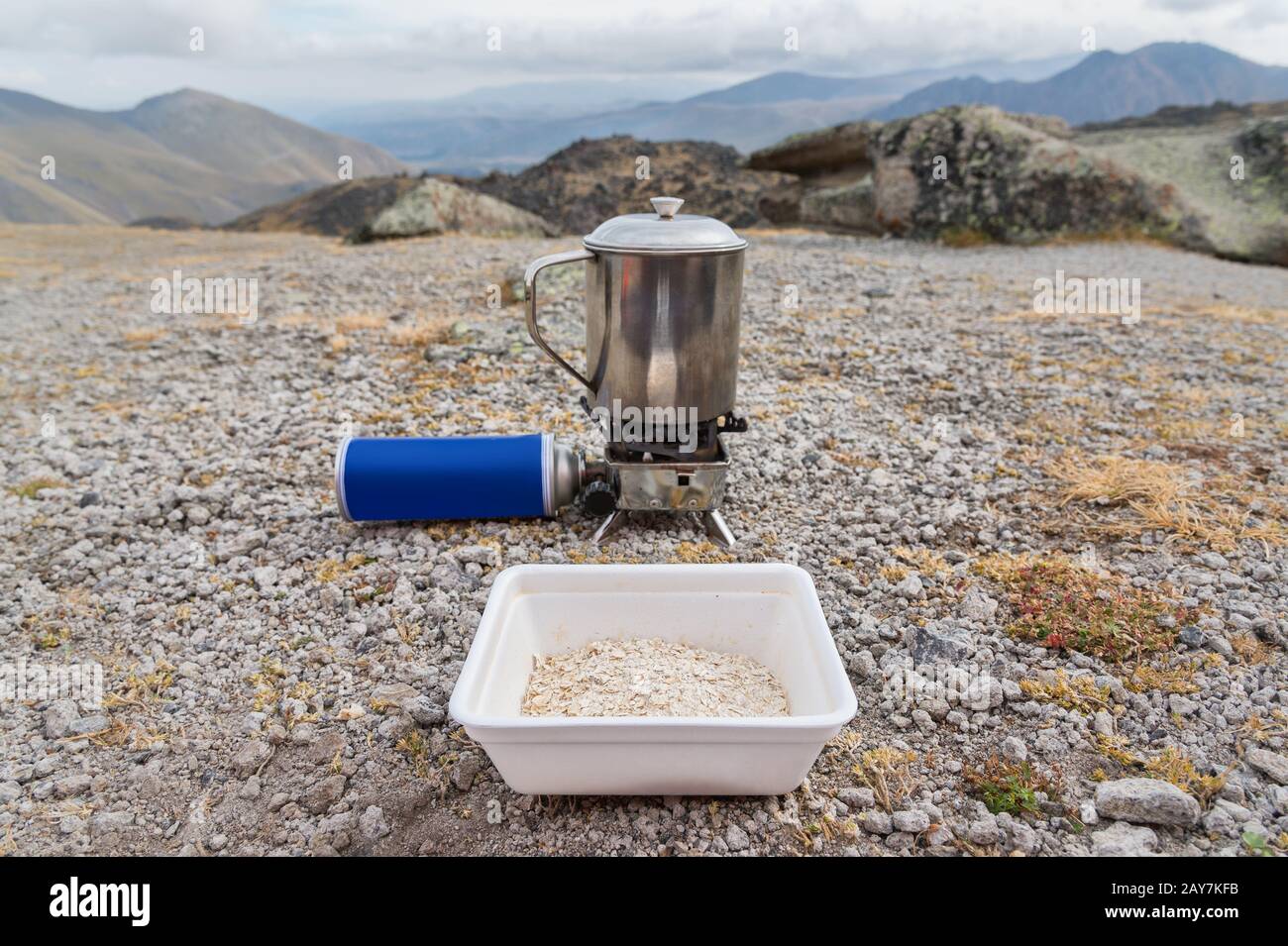 Balloon gas cylinder hi-res stock photography and images - Alamy