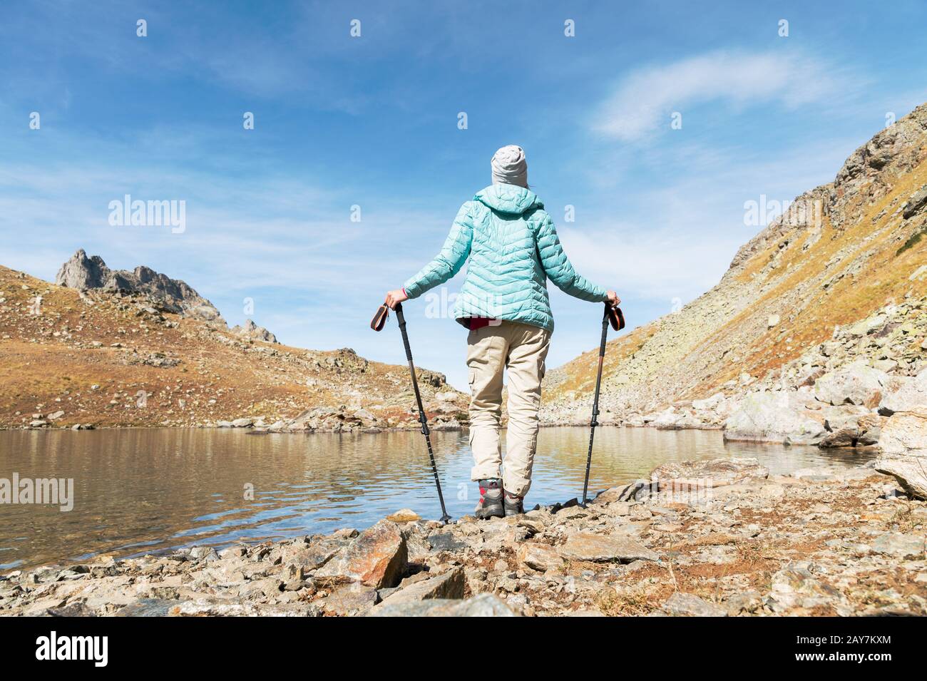 Girl mountain silhouette hi-res stock photography and images - Alamy