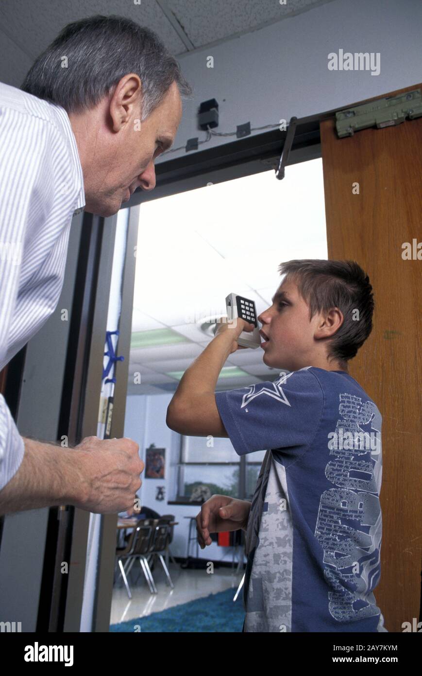 Visually impaired blind school boy hi-res stock photography and images ...