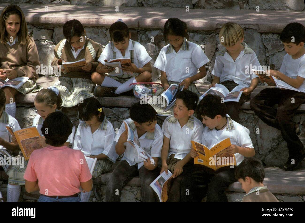 Mexico students teacher children hi-res stock photography and images ...