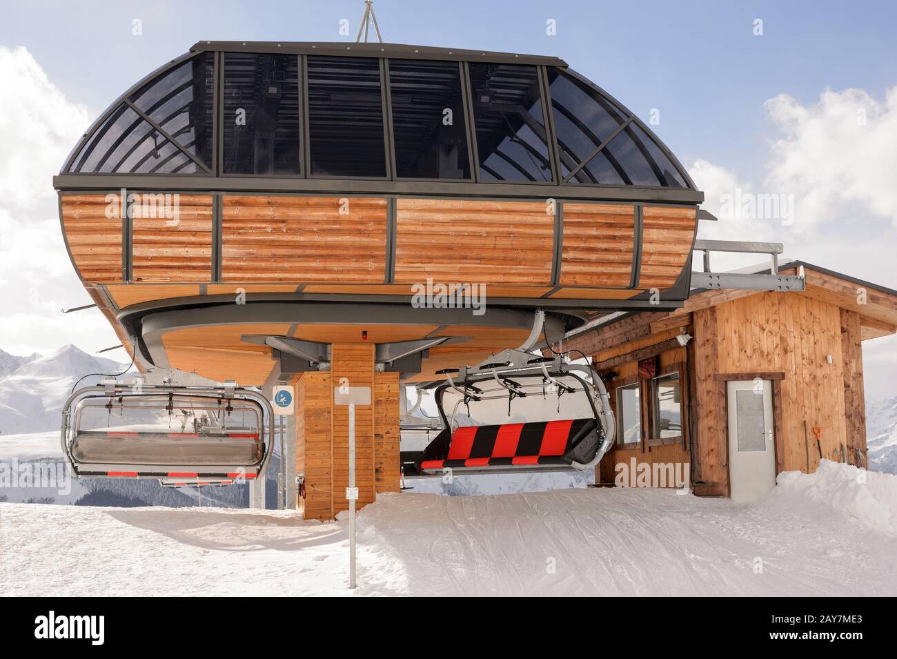 Cable car stop hi-res stock photography and images - Alamy