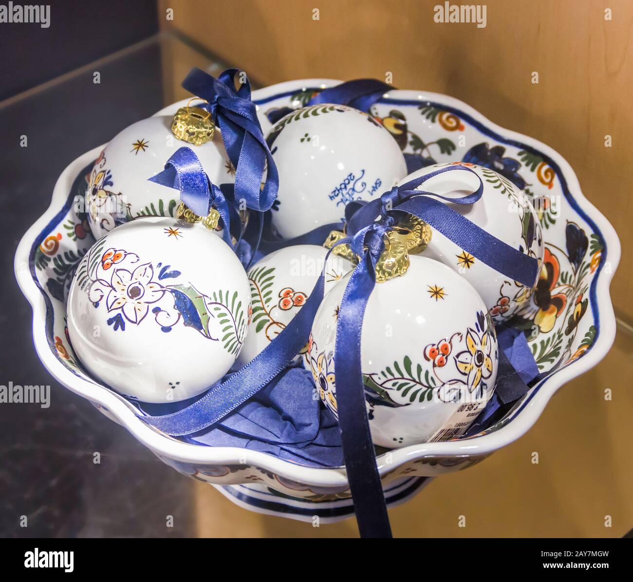 Delft pottery hi-res stock photography and images - Alamy