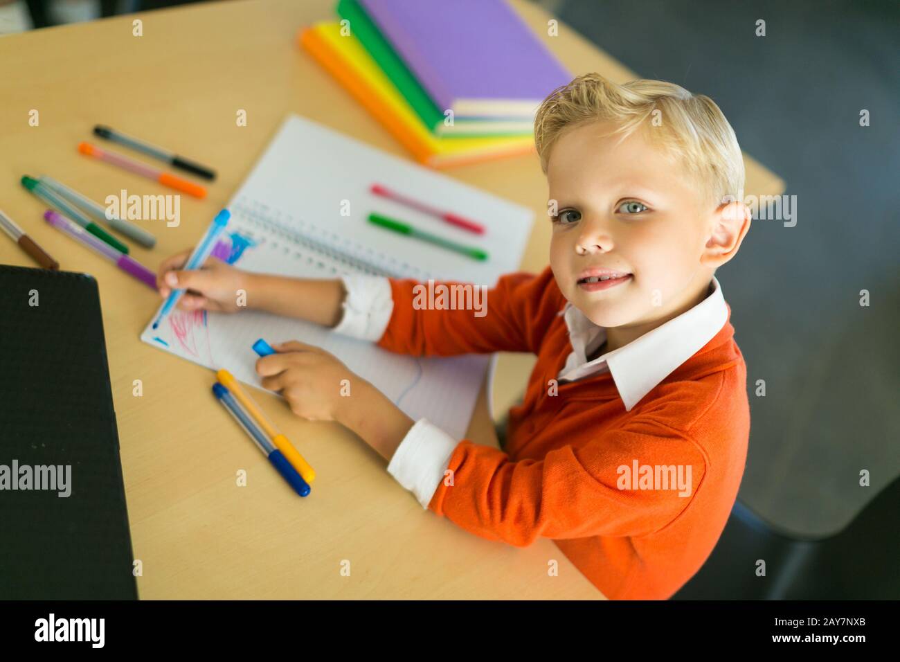 Boy draw hi-res stock photography and images - Alamy