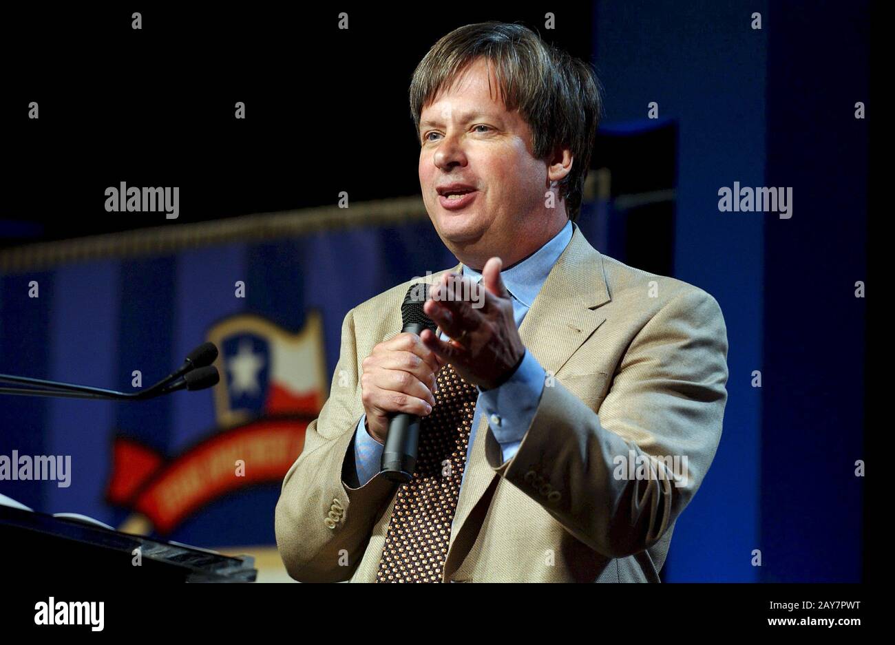 Dave barry microphone hi-res stock photography and images - Alamy