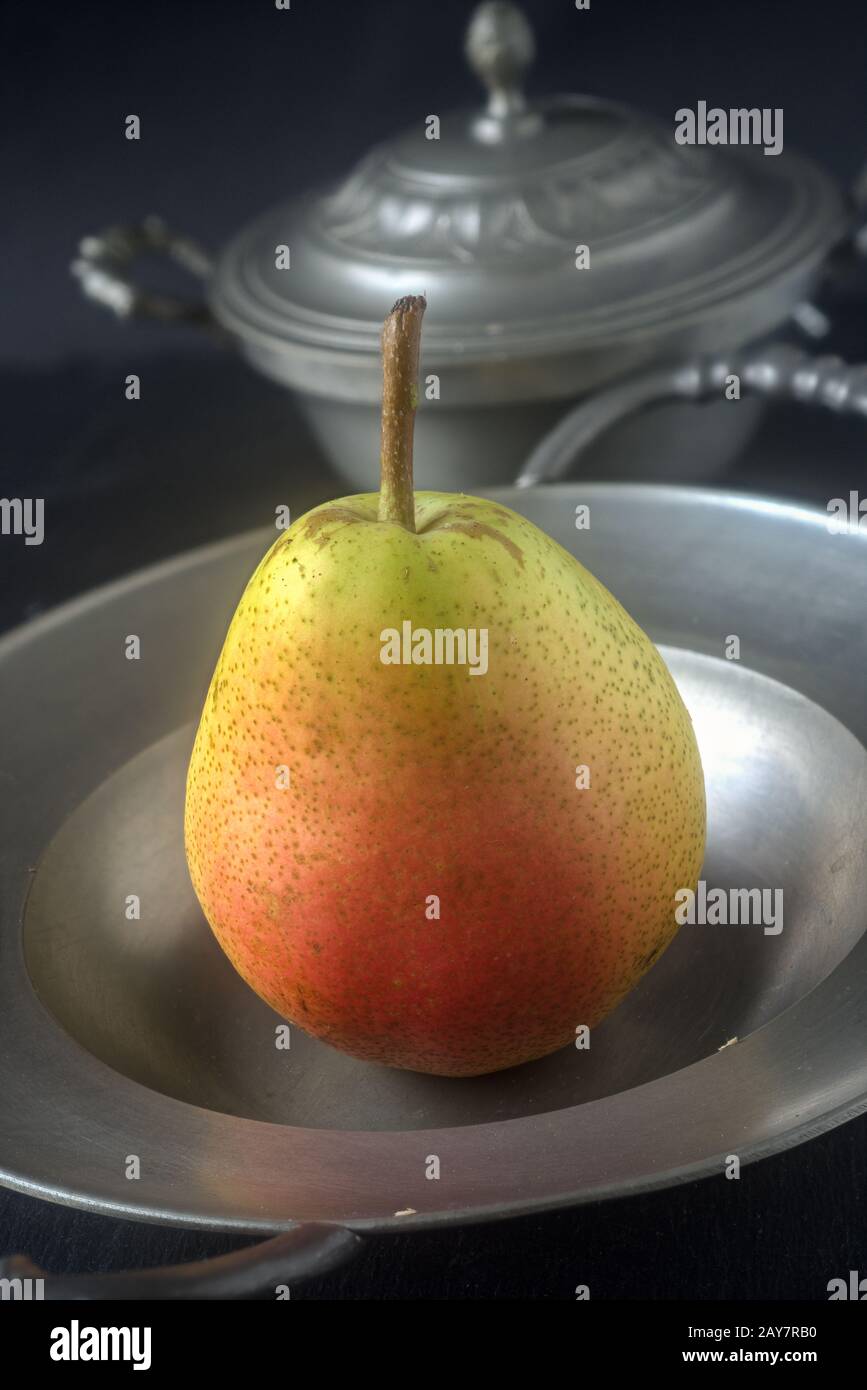 Pear cultivar hi-res stock photography and images - Alamy